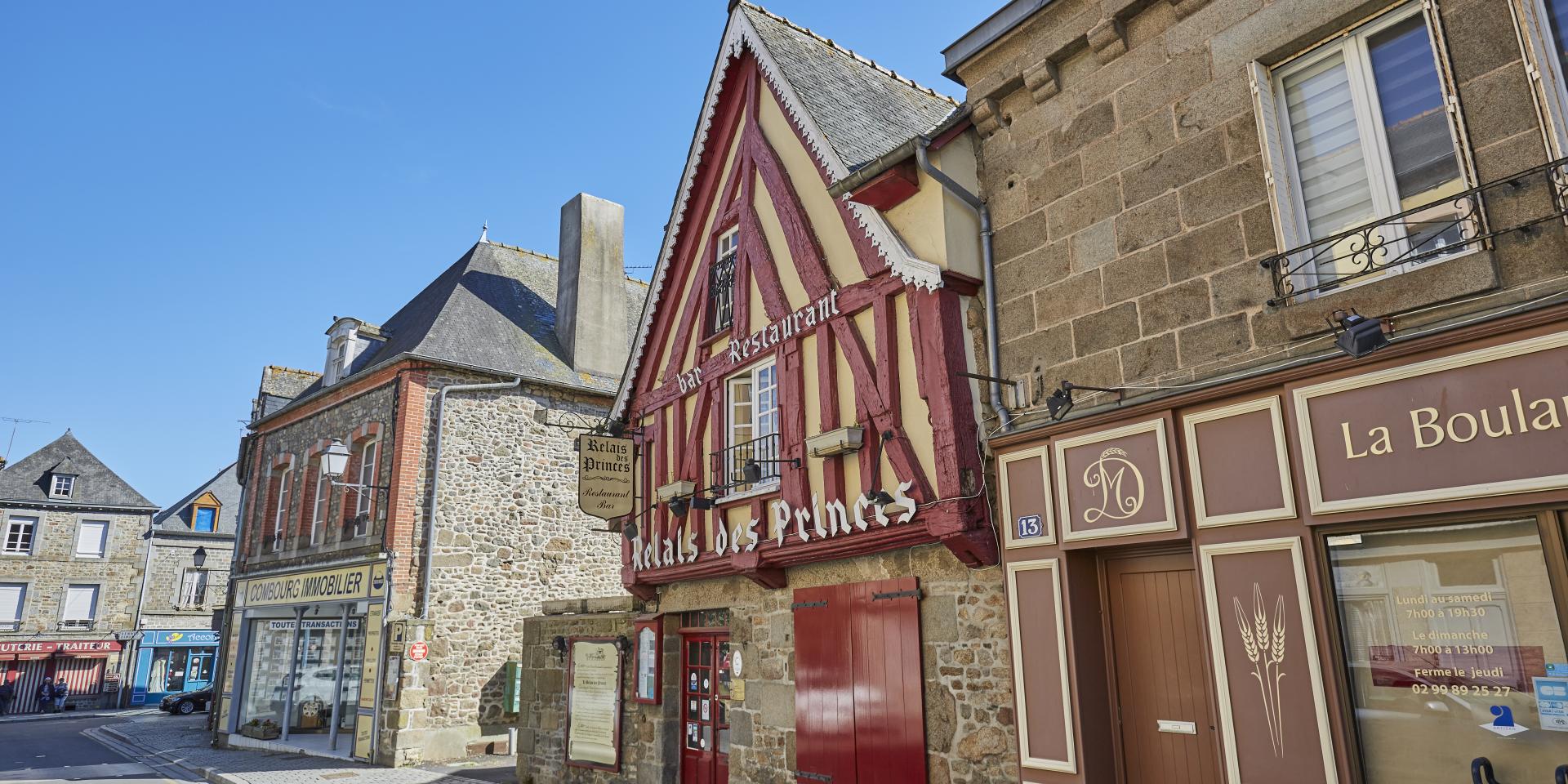 Une visite guidée à Combourg | Saint-Malo – Baie du Mont-Saint-Michel ...